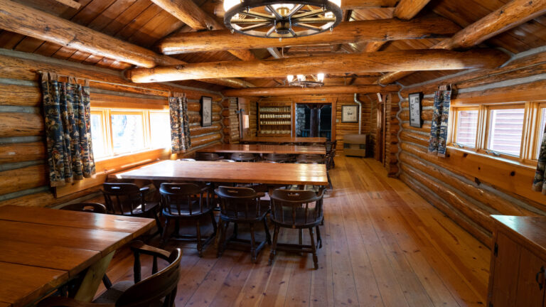 Dining - Spear-O-Wigwam